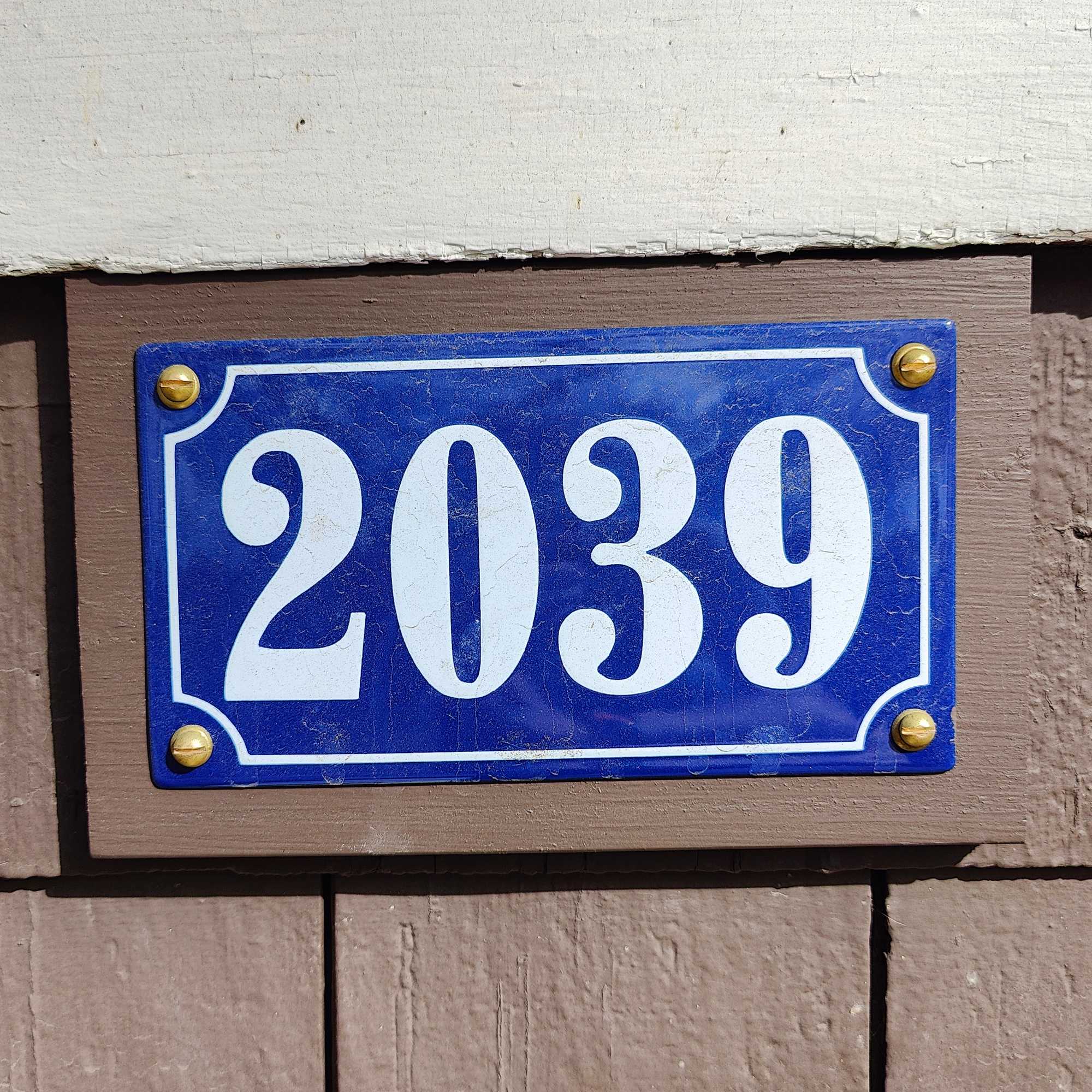 Regina House Number Plates: Deep Dive